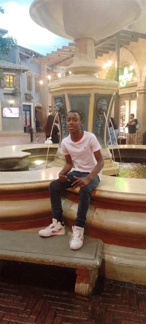 14 Robert Madzikanda Facebook