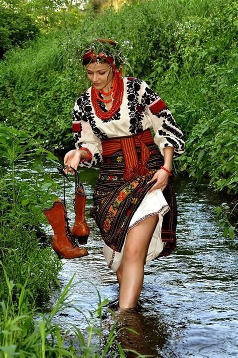 (41) Твіттер | European women, Eastern european women, Traditional fashion