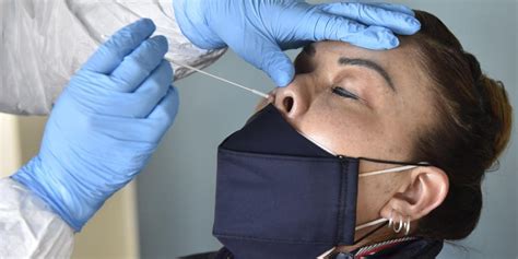 Covid 19 En France La Circulation Du Virus Ralentit Sauf Chez Les