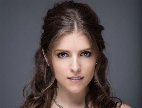Anna Kendrick Height Weight And Body Measurements