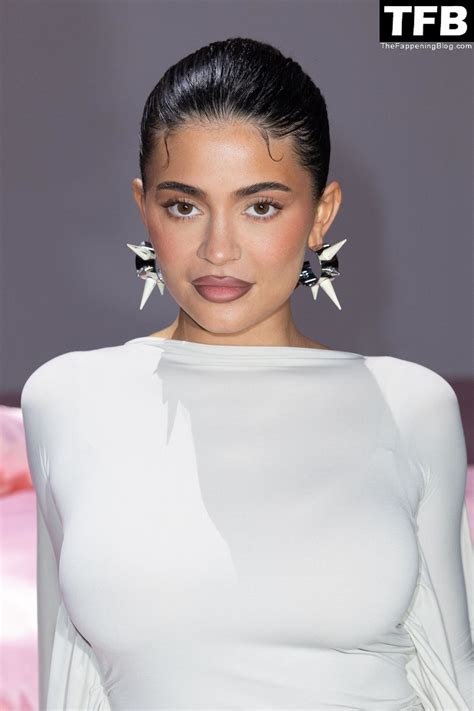 Kylie Jenner Flaunts Her Curves In A White Dress During Paris Fashion