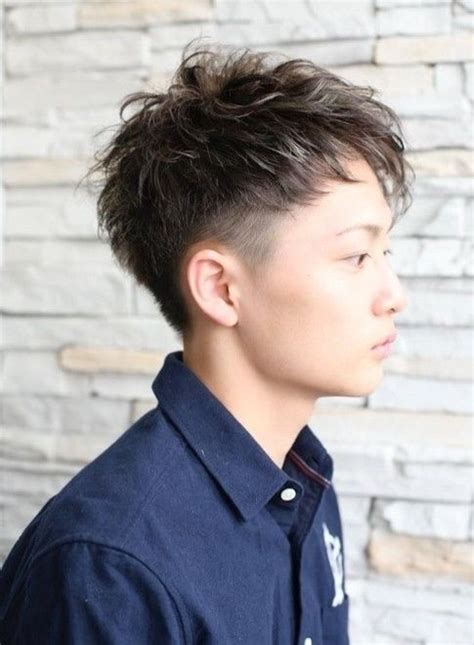 【メンズ】爽やかにお洒落ベリーショートメンズパーマrootsの髪型・ヘアスタイル・ヘアカタログ｜2021秋冬 ヘアスタイル メンズ