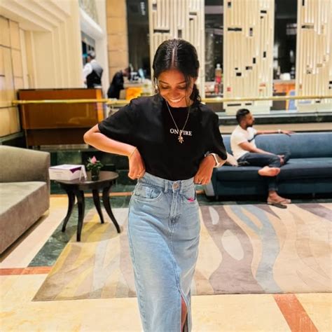 όⲏɑⲡ𝐢 Shohani Sewmini • Threads Say More