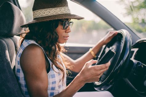 Ritiro Patente Per Guida Con Cellulare è Possibile