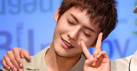 포토엔hd 비투비btob 이민혁 장난기 가득한 표정