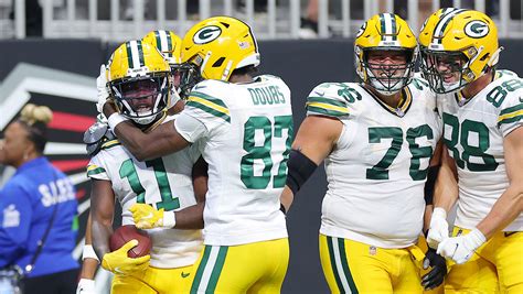 Packers Young Receiver Group Turns Postgame Locker Room Into Classroom