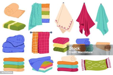 수건은 평면 디자인으로 그래픽 요소를 설정합니다 다양한 모양의 색깔있는 수건과 냅킨 묶음 말아서 더미에 누워 욕실이나 부엌 벽에 매달려 있습니다 벡터 그림 격리 된 개체 0