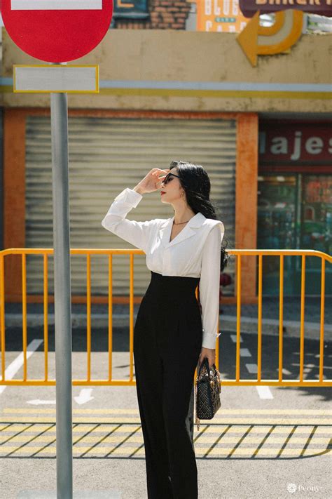 Cheryl Set Peony Design