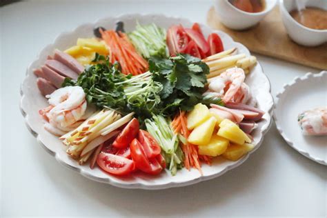월남쌈 다양한 과일과 야채로 만든 다이어트식단