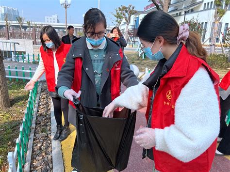 齐贤中心幼儿园党支部开展学雷锋我们在行动志愿服务活动