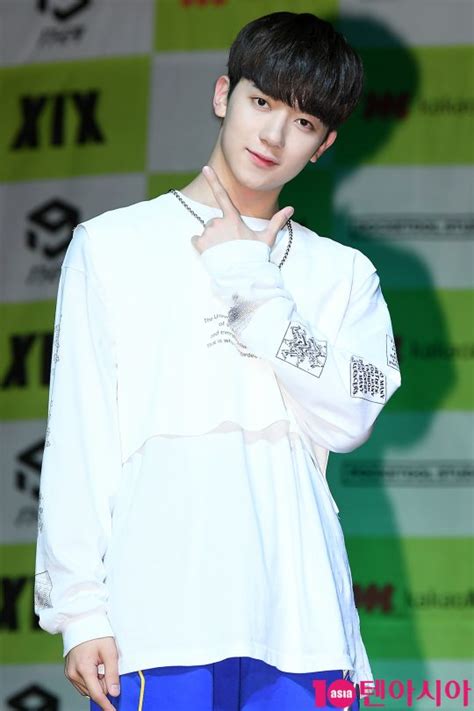 TEN PHOTO 원더나인 신예찬 얼굴 천재 텐아시아