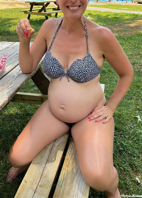 Am I Still Your Favorite Pregnant Hooters Girl Rclothedpreggo