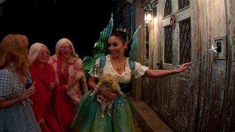 Vanessa Hudgens Stars Eli Roths Haunted House Trick Vr Treat