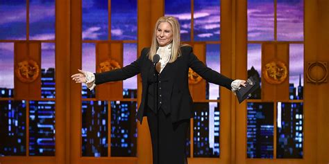 Barbra Streisand Called Apple Ceo Tim Cook To Complain Siri Says Her