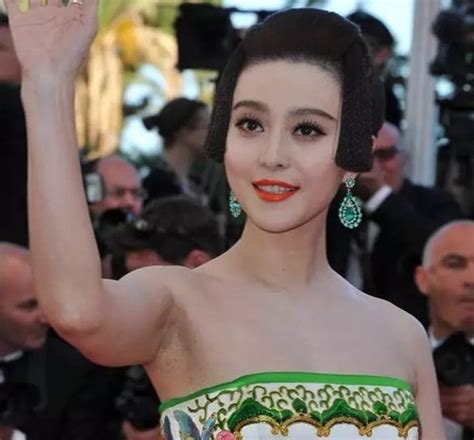 娱乐圈女星腋下也有尴尬，杨幂赵丽颖也中招了！手机凤凰网