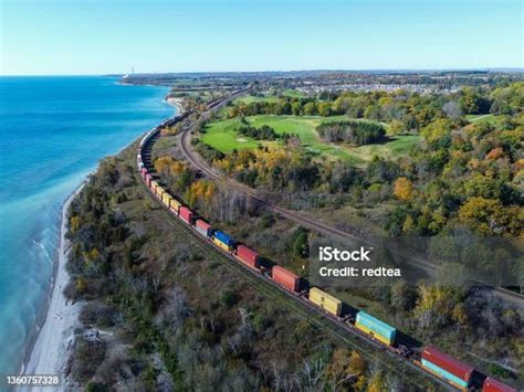 캐나다 포트호프 온타리오의 캐나다 태평양 철도 본 인터모달 터미널 화물 열차에 대한 스톡 사진 및 기타 이미지 화물 열차 캐나다 철도화물 Istock