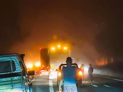 Tanker Collides With Ute In Firey Bruce Hwy Crash Near Bororen Gladstone Today