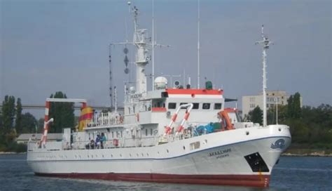 Ще ремонтират научно изследователския кораб „Академик“