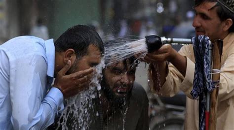 ملک کے بیشتر علاقوں میں آج بھی موسم گرم رہے گا