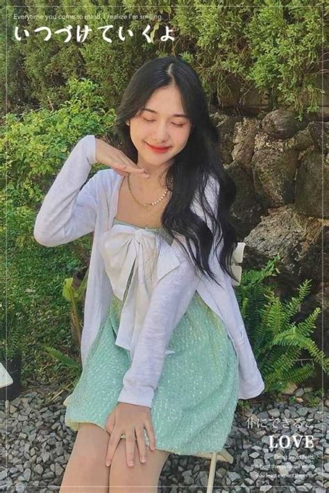 ကောင်မလေးတွေအတွက် Cute Pose Idea များ