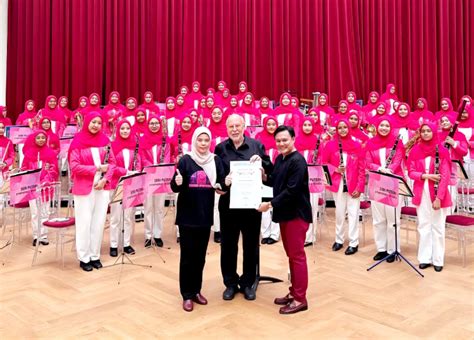 Harumkan Nama Negara Sekolah Seri Puteri Rangkul Emas Di 11th World