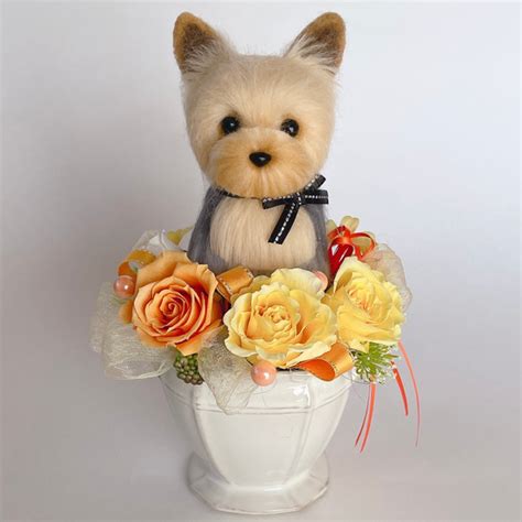 ヨークシャーテリアのプリザーブドフラワーアレンジメント（イエロー） 犬 母の日 プリザーブドフラワー Chai♡hima 通販｜creema