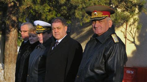 Прокуратурата започва проверка за предложен подкуп на военния министър Новини бг