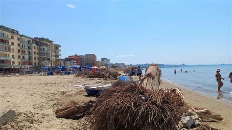 Rritja e kostove nuk e zgjidhi mbledhjen e plehrave në plazhet e Durrësit dhe Kavajës Reporter al