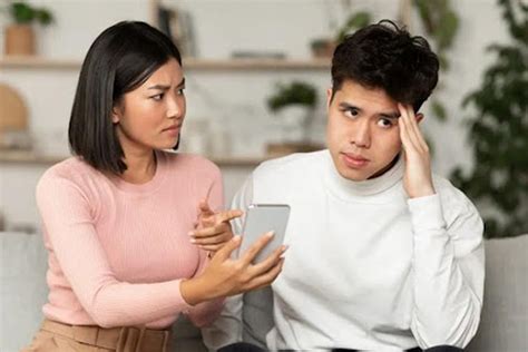 Kenali 6 Tandanya Untuk Mengetahui Jika Pasanganmu Mengalami Trust Issue Kompas Com