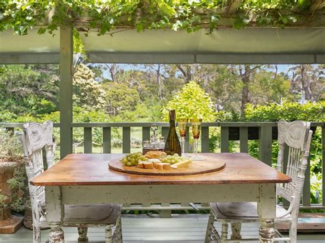 Saint Eloi Le Studio Nsw Holidays And Accommodation Things To Do
