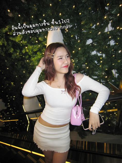 บันไดเลื่อนคริสต์มาสต์ อุโมงค์คริสต์มาส ยอดฮิต☃️🎄 แกลเลอรีที่โพสต์