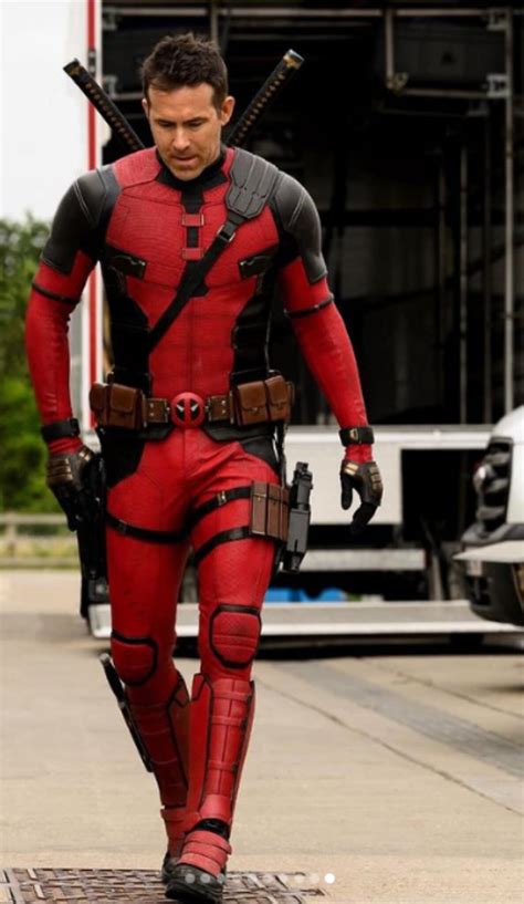 ‘deadpool 3 Set Photo Shows Ryan Reynolds In New Mcu Super Suit
