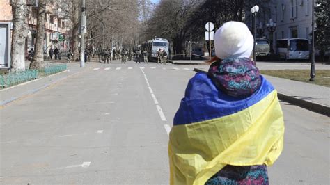 Ukrainians Flee Grim Life In Russian Occupied Kherson