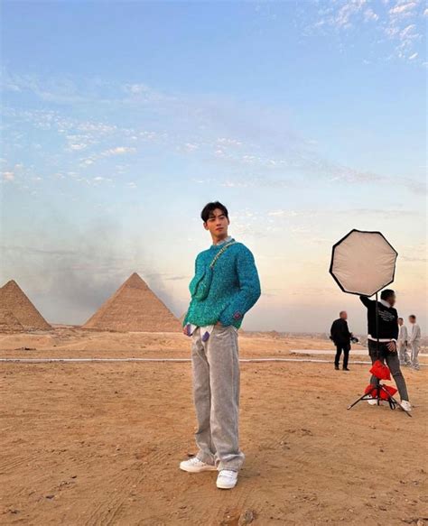 “할리우드 톱스타와 다정히 귓속말” 무서울 정도의 차은우 인맥 근황 영상 포스트쉐어