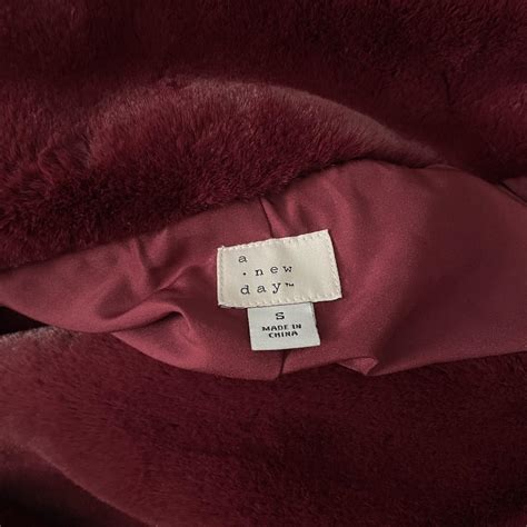 Burgundy Faux Fur Coat 🍷 Size Small This Is Thick Depop