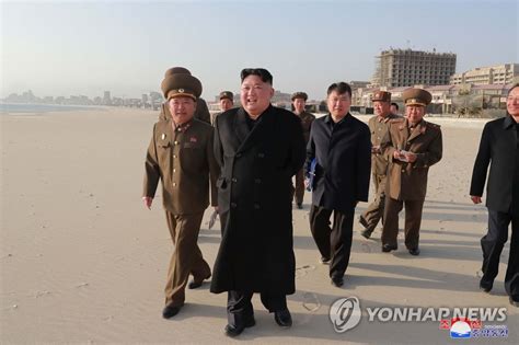 원산갈마해안관광지구건설장 현지지도한 김정은 연합뉴스