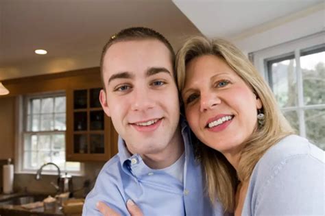 Website Helps Cougars Find Younger Men