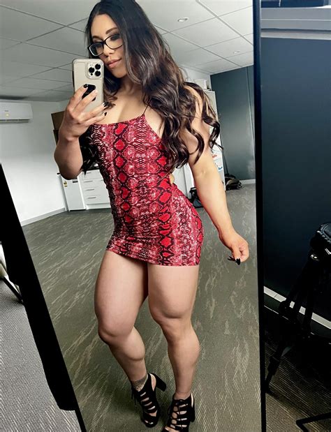 Muscles In A Tight Dress 💪🏼 R Tightdresses