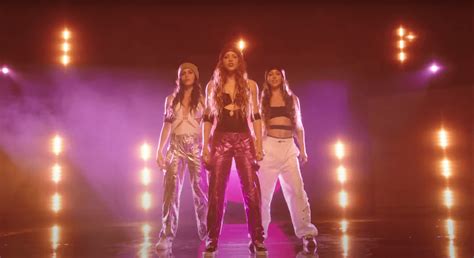 Shakira El Look De Pantalones Del Nuevo Video Don´t Wait Up Es