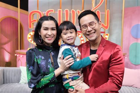 Photo Gallery “อี๊ฟ พุทธธิดา” เชื่อว่าดวงจิต “ต้อย เศรษฐา” กลับมาเกิดเป็นลูกคนใหม่ตน เผยอนุญาต