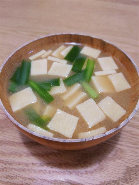 ニラと高野豆腐のお味噌汁 By もにゃっこ 【クックパッド】 簡単おいしいみんなのレシピが395万品