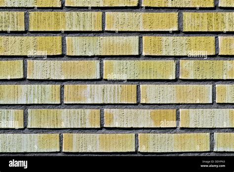 Yellow Brick Wall Hi Res Stock Photography And Images Alamy