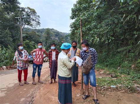 လိပ်သိုမြို့အဝင်ဂိတ်တွင် ခရီးသွားပြည်သူများအား Test Kit ဖြင့် ရောဂါပိုးရှိ မရှိ ရှောင်တခင် စစ