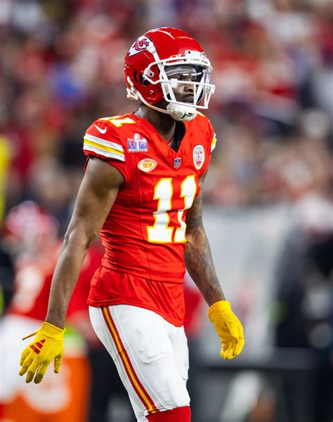 Two Time Super Bowl Champ Signs With Afc Contender Yardbarker