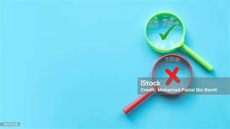 평가의 개념입니다 참 또는 거짓 기호입니다 수락 또는 거부되었습니다 예 또는 아니오 아이콘은 복사 공간이 있는 다른 색상의