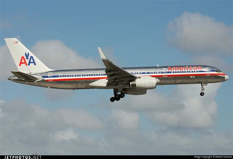 N676AN | Boeing 757-223 | American Airlines | Alberto Ceriana | JetPhotos