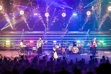 緑黄色社会、約1年半ぶりの全国ツアー完走！「みんなが何も怖がらずにライブに来れる日が、早く来るといいなと思ってます。」 レポート
