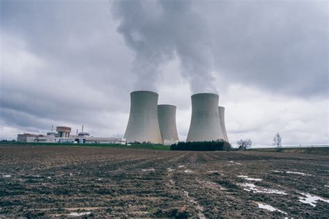 How Do Nuclear Reactors Work