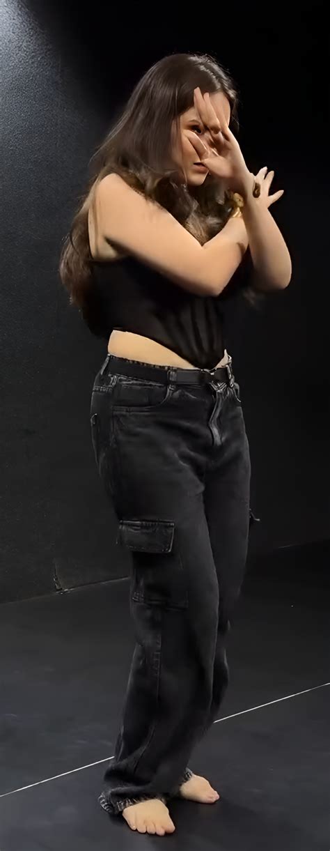 Simran Dhanwanis Feet