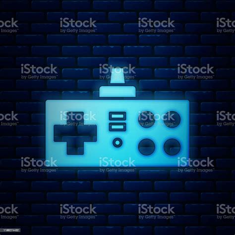 發光的霓虹燈遊戲台圖示孤立在磚牆背景遊戲控制器 向量插圖向量圖形及更多brand Name Video Game圖片 Brand Name